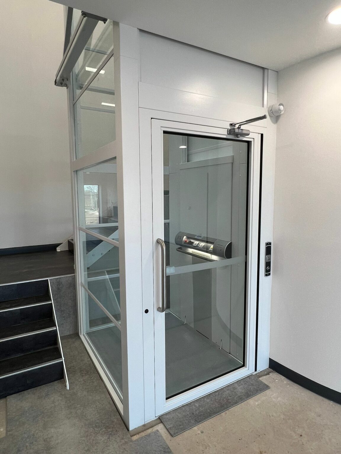 Platform Lifts, Disabled & Access Stairlifts – Level Lifts